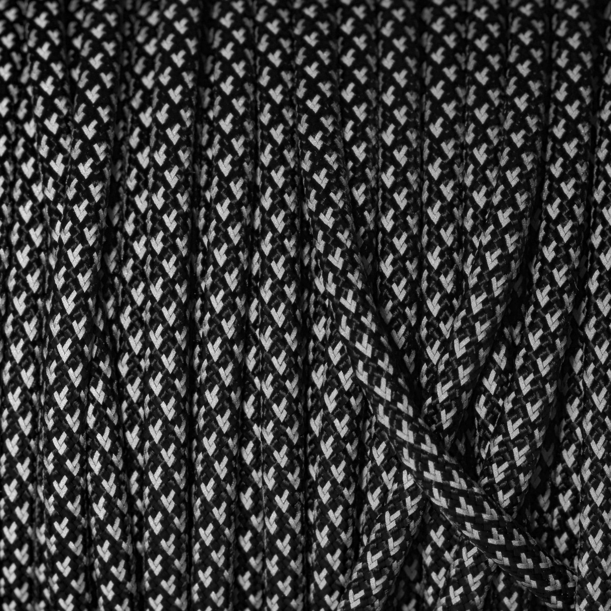 Super Reflectable Camo & Noir Paracorde 550 Type III