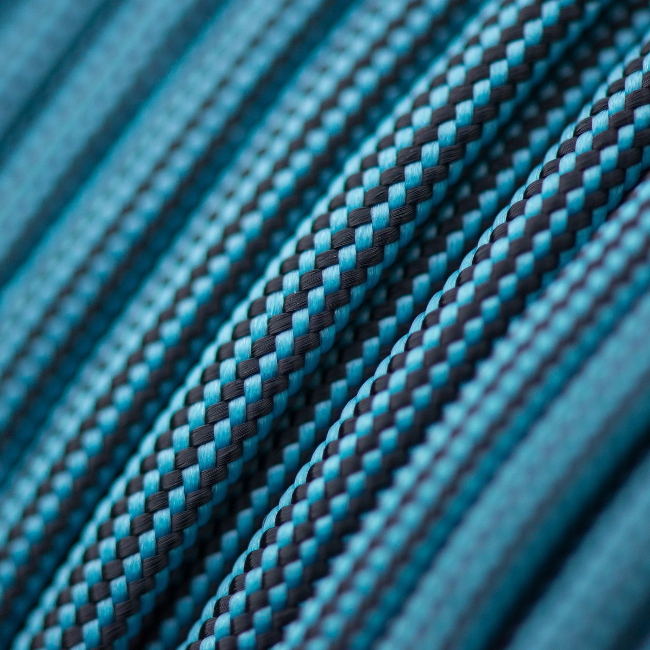 Neon Turquoise & Black Stripes Paracord 550 Type III